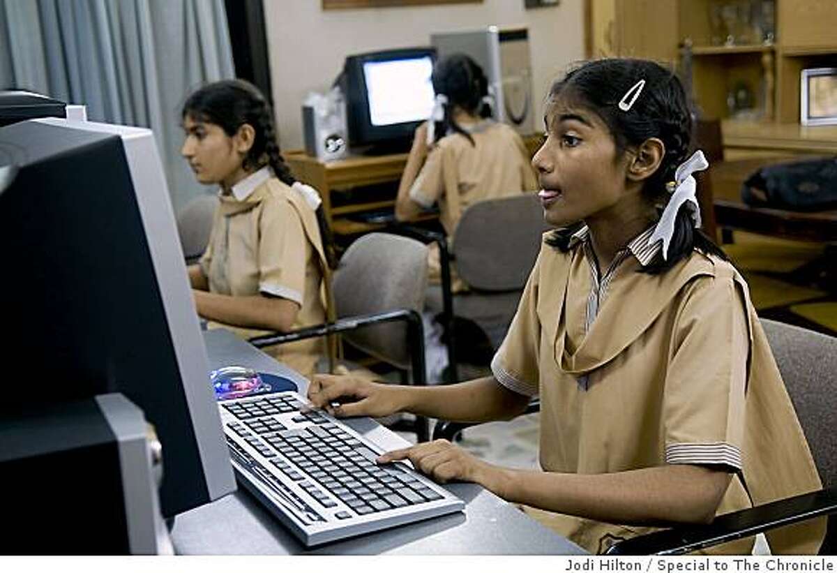 Pakistani couple save 300 unwanted kids a year