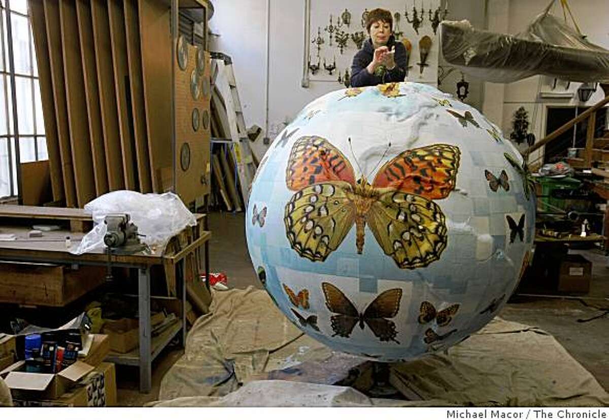 'Cool Globes' art to heal planet