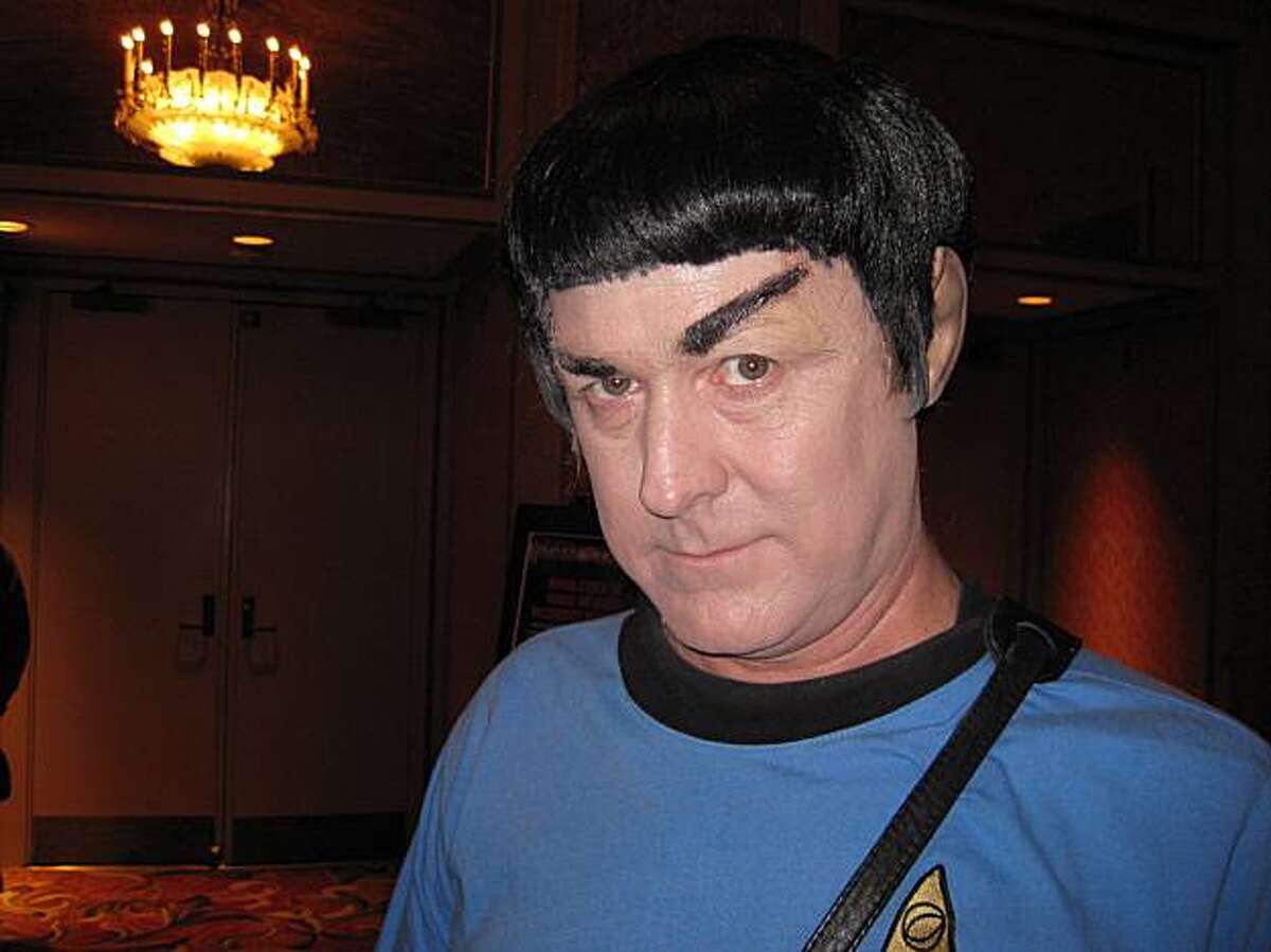 People Meter: Beaming at Star Trek Convention