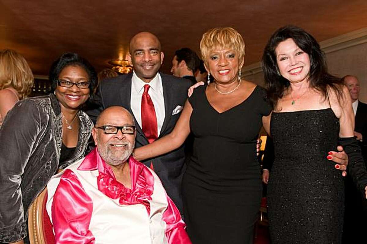 Glide's Holiday Festival