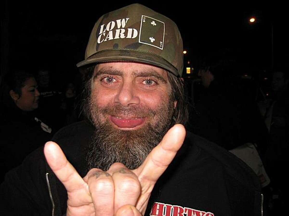 Regulars say goodbye to Annie's Social Club