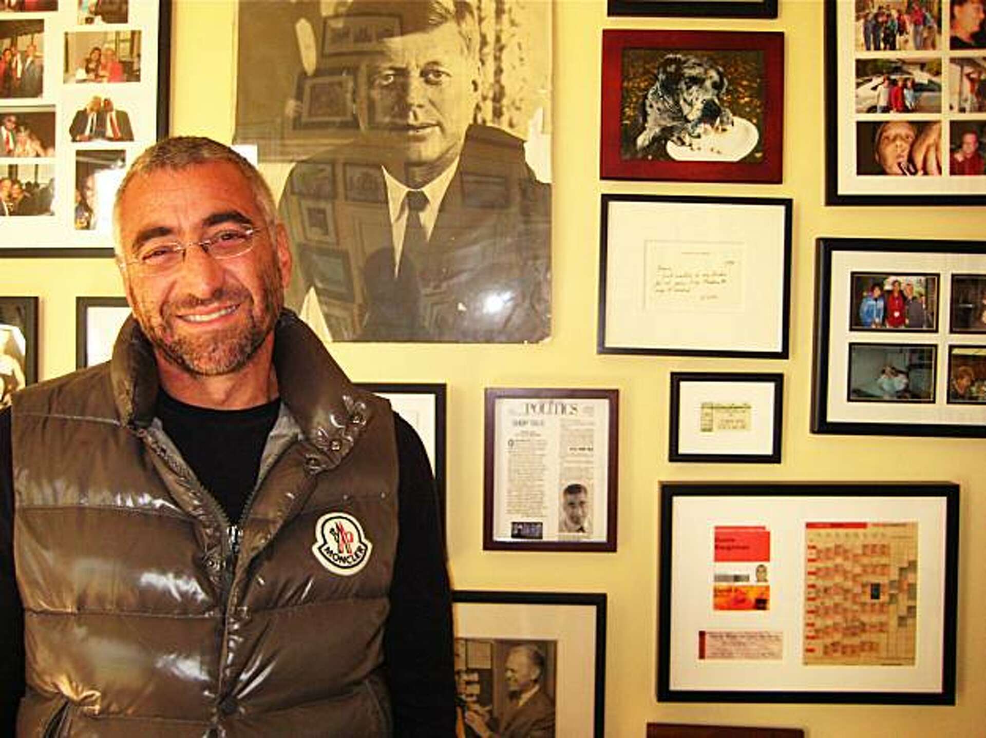 Tosca Cafe - lights, camera, noir!