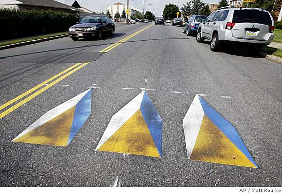 Feds try fake speed bumps to slow traffic - SFGate