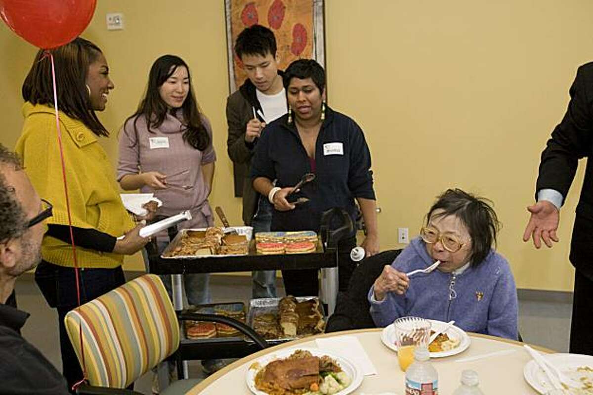 Volunteers provide holiday lunch for seniors