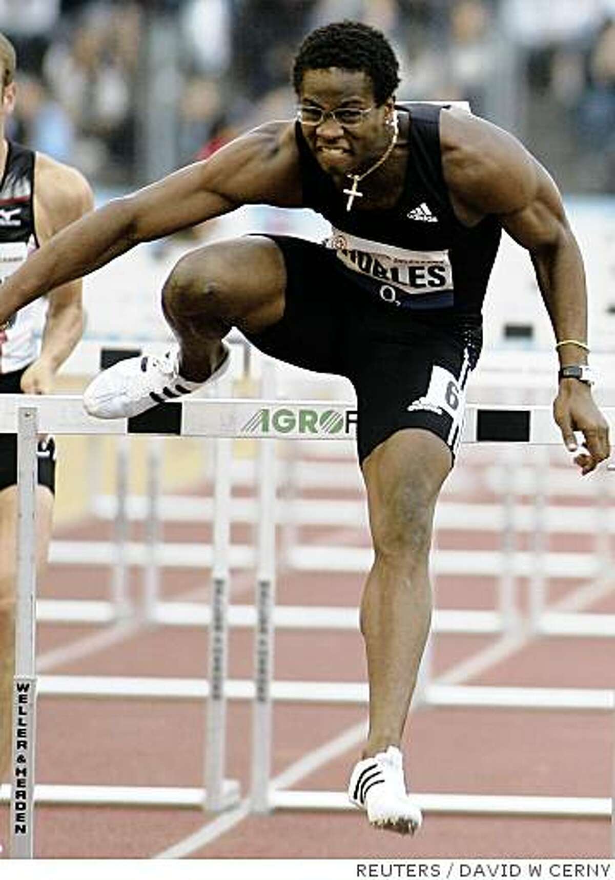 Robles sets record, Beijing battle next