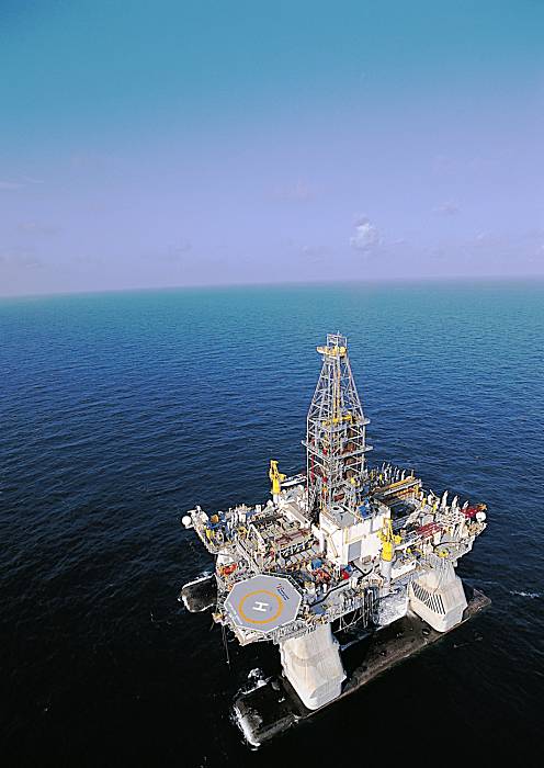 BP's deepest drill hits oil in Gulf of Mexico