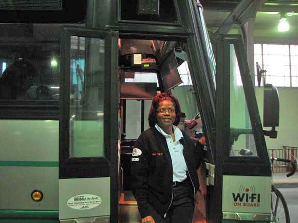 East Bay: AC Transit delivers on lost purse