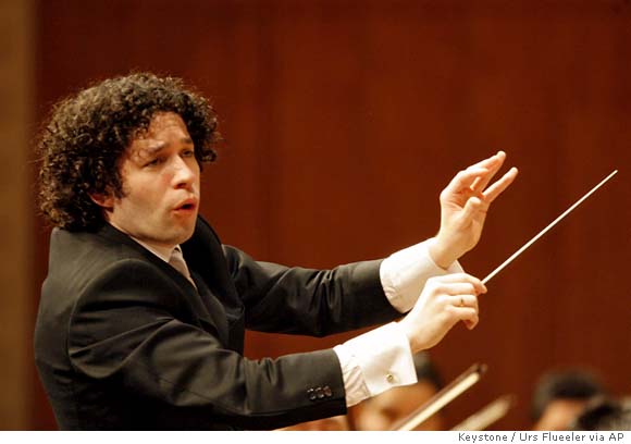 Review: Dudamel dazzles in Symphony debut