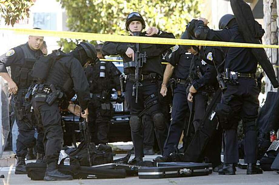 Man barricaded in house, surrenders - SFGate
