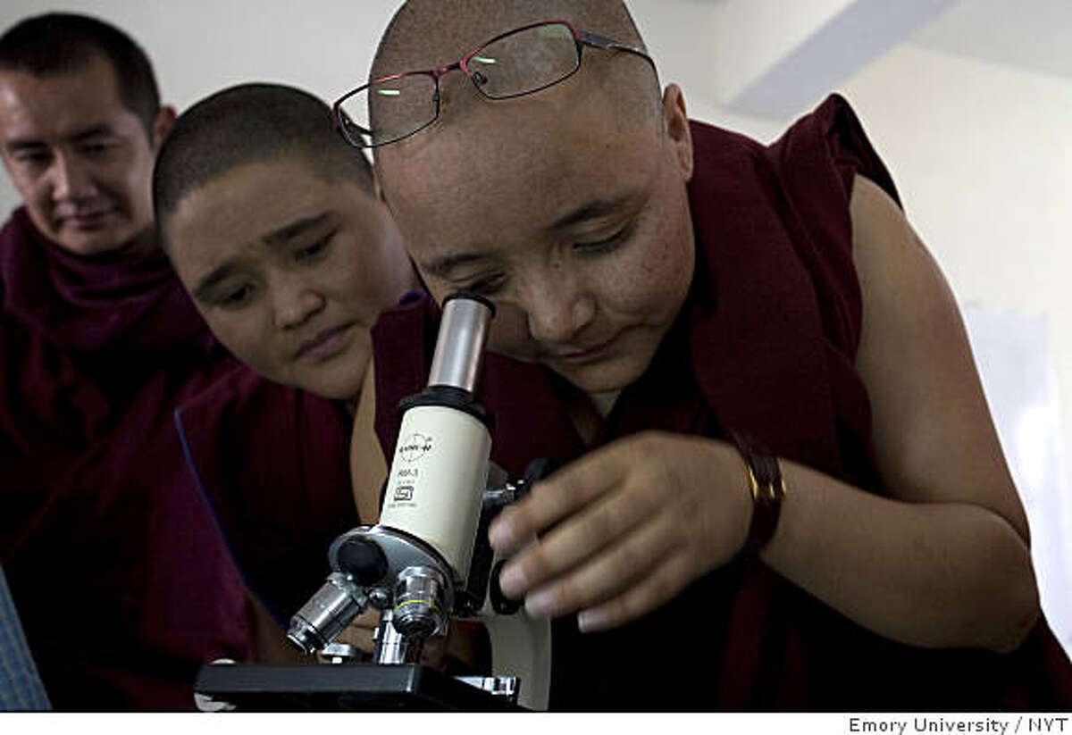 Tibetan monks, nuns get crash course in science