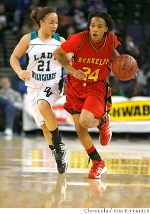 Senior's late score puts Justin-Siena on top