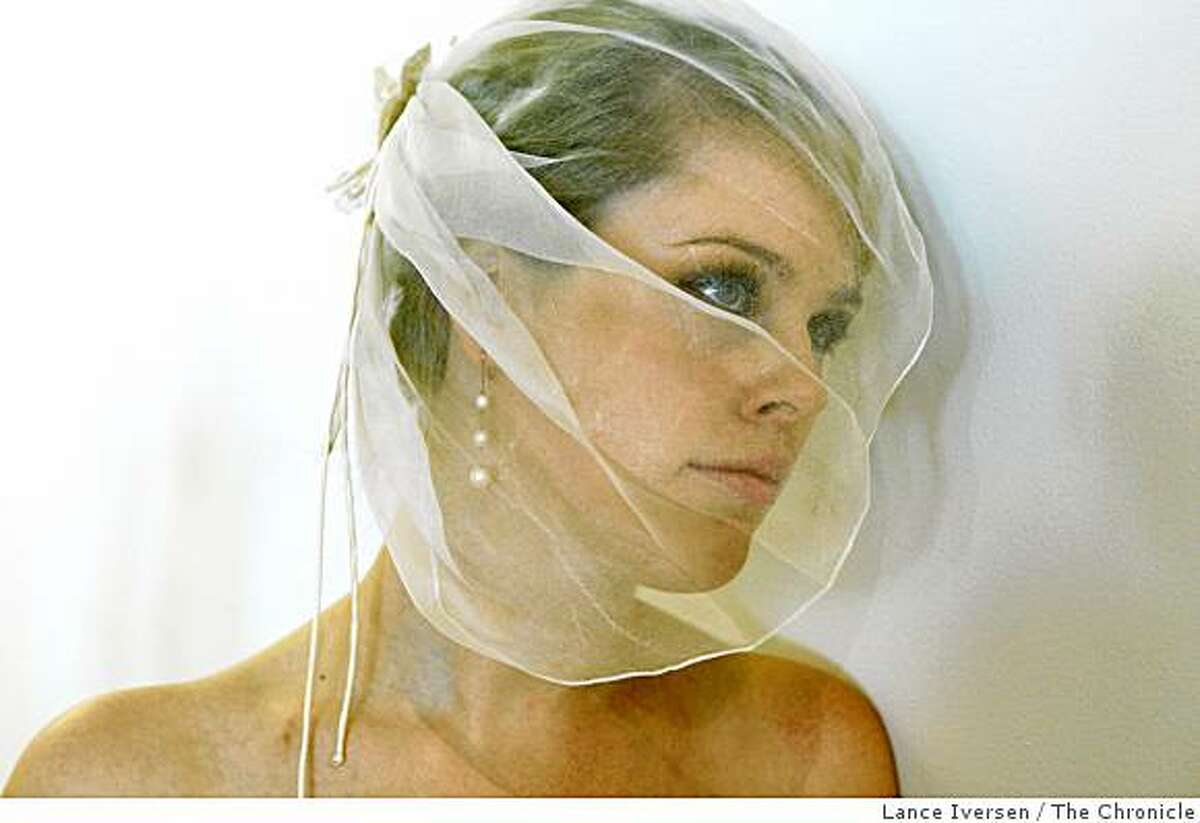 Today's bride cuts a crisp, modern silhouette