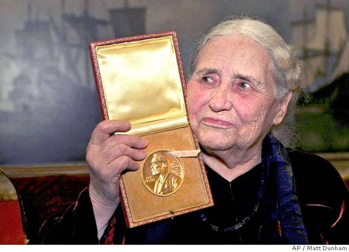 Lessing collects her Nobel Prize in London