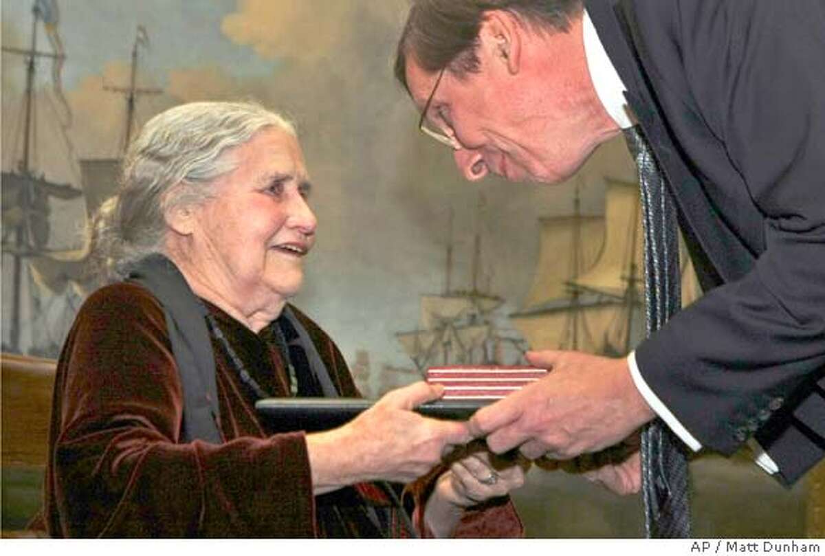 Lessing collects her Nobel Prize in London