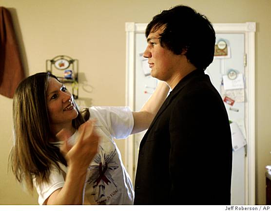 Boy dad injected with HIV now an advocate, 18