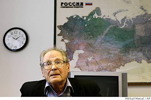 Dissident movement's patriarch still fighting