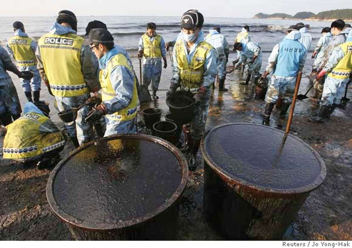 Korea oil spill an ecological disaster