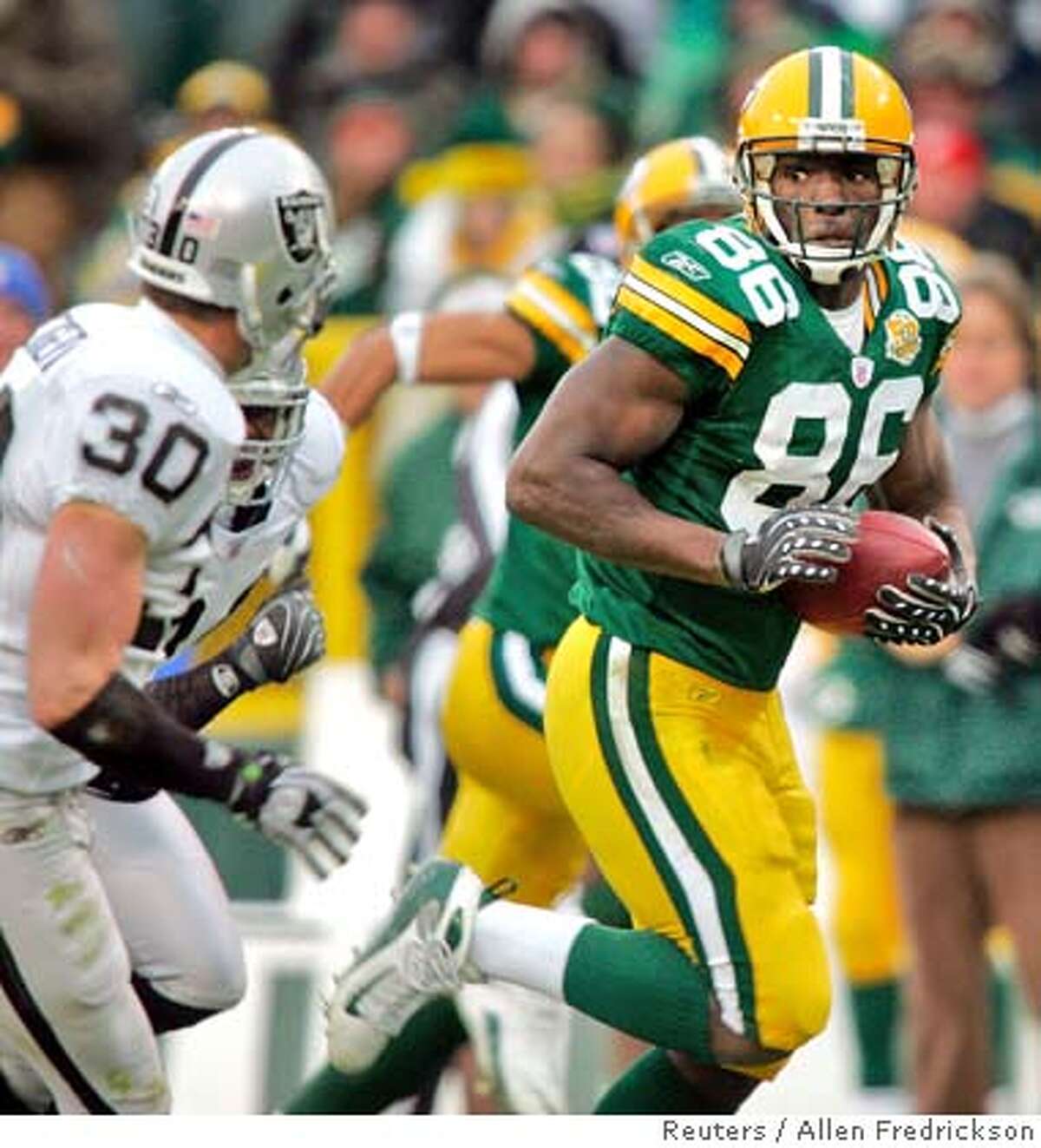 Raiders go cold in Green Bay