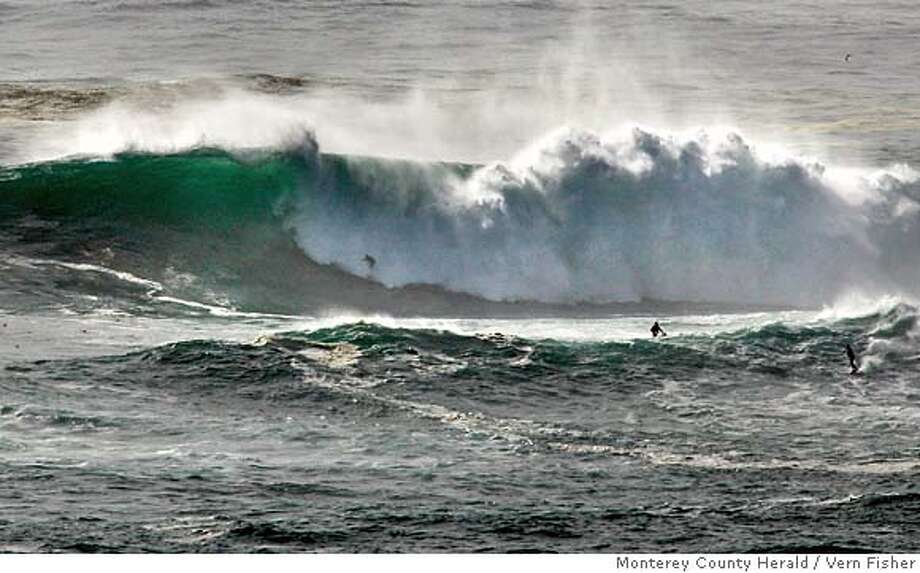 'Legendary' surfer perishes in huge waves - SFGate
