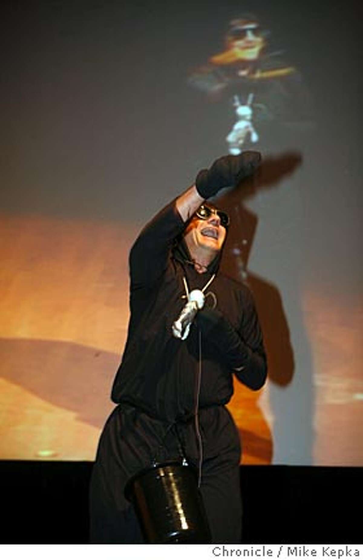 Professor uses performances to hook students on astronomy