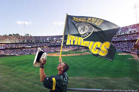 A Bash for the Brash / Boisterous fans cheer A's over Yankees