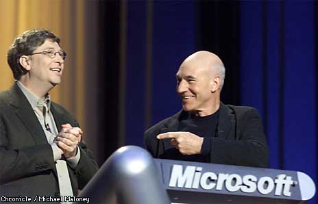 WINDOWS REVIVAL MEETING / Bill Gates launches Windows 2000 with a ...
