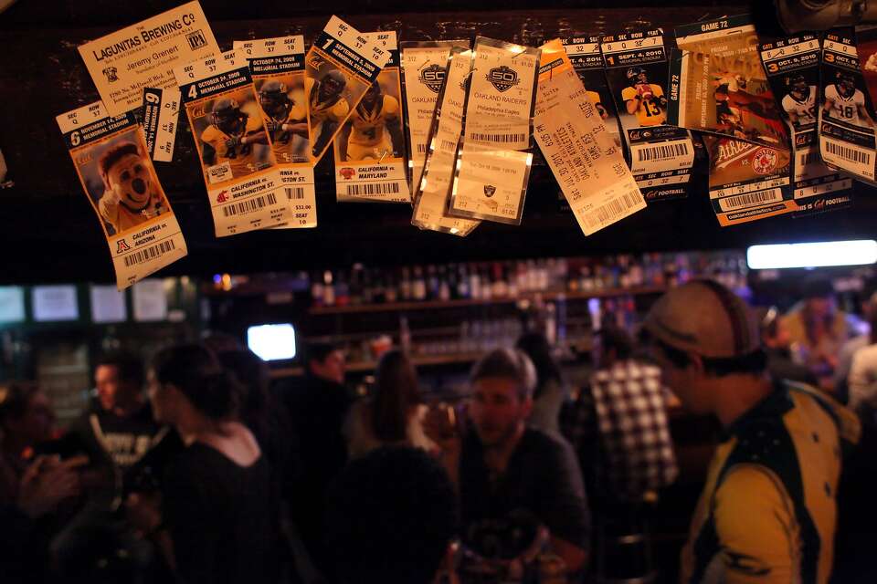 Oakland's Kingfish bar seeks landmark status