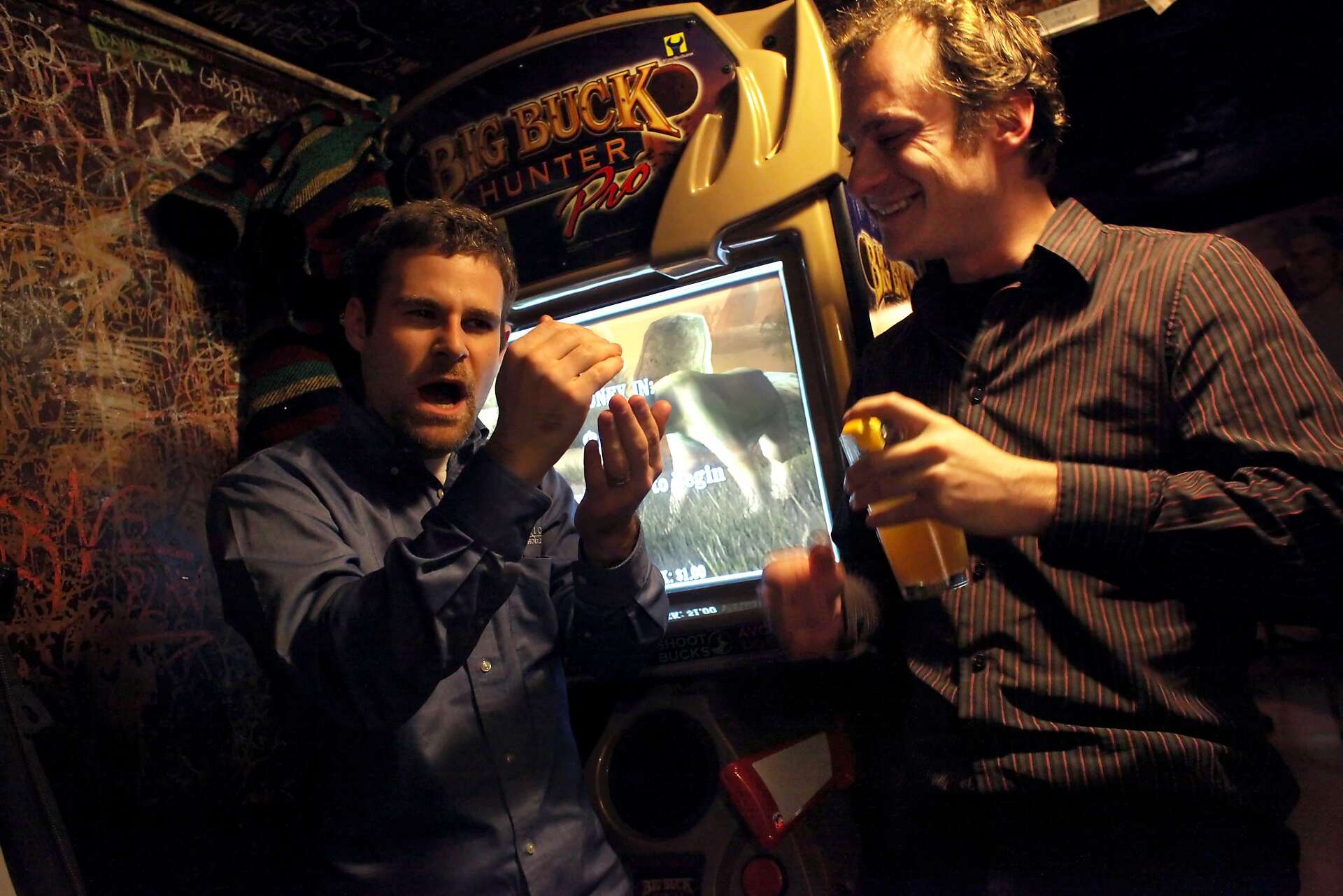 Oakland's Kingfish bar seeks landmark status