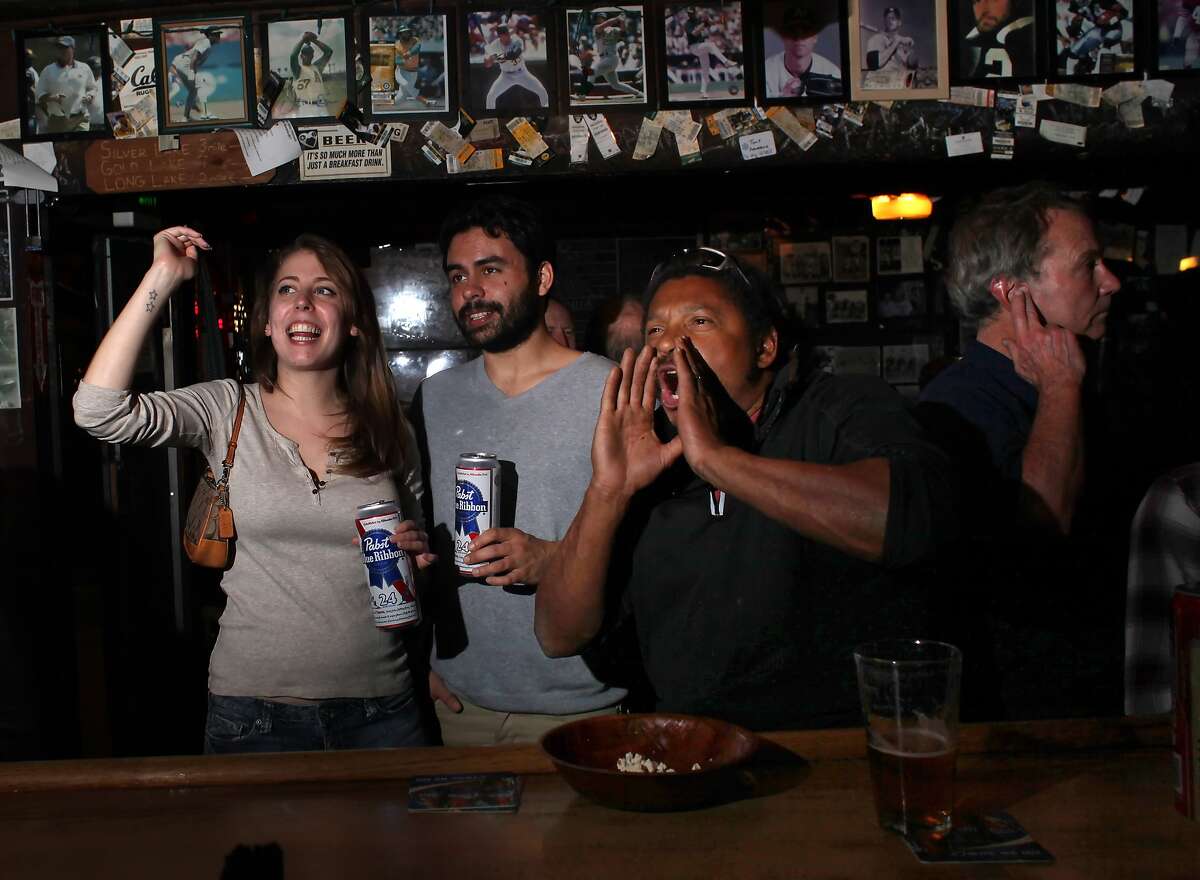 Oakland's Kingfish bar seeks landmark status
