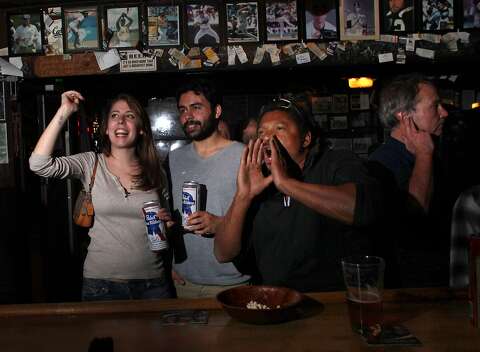 Oakland's Kingfish bar seeks landmark status