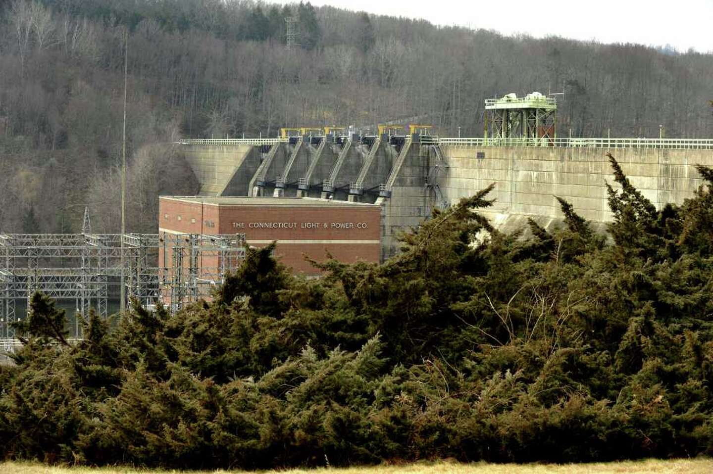 Eagle watchers flock to Shepaug Dam
