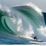 MAVERICK'S SURF CONTEST / Mountain of an event / South African drops in ...