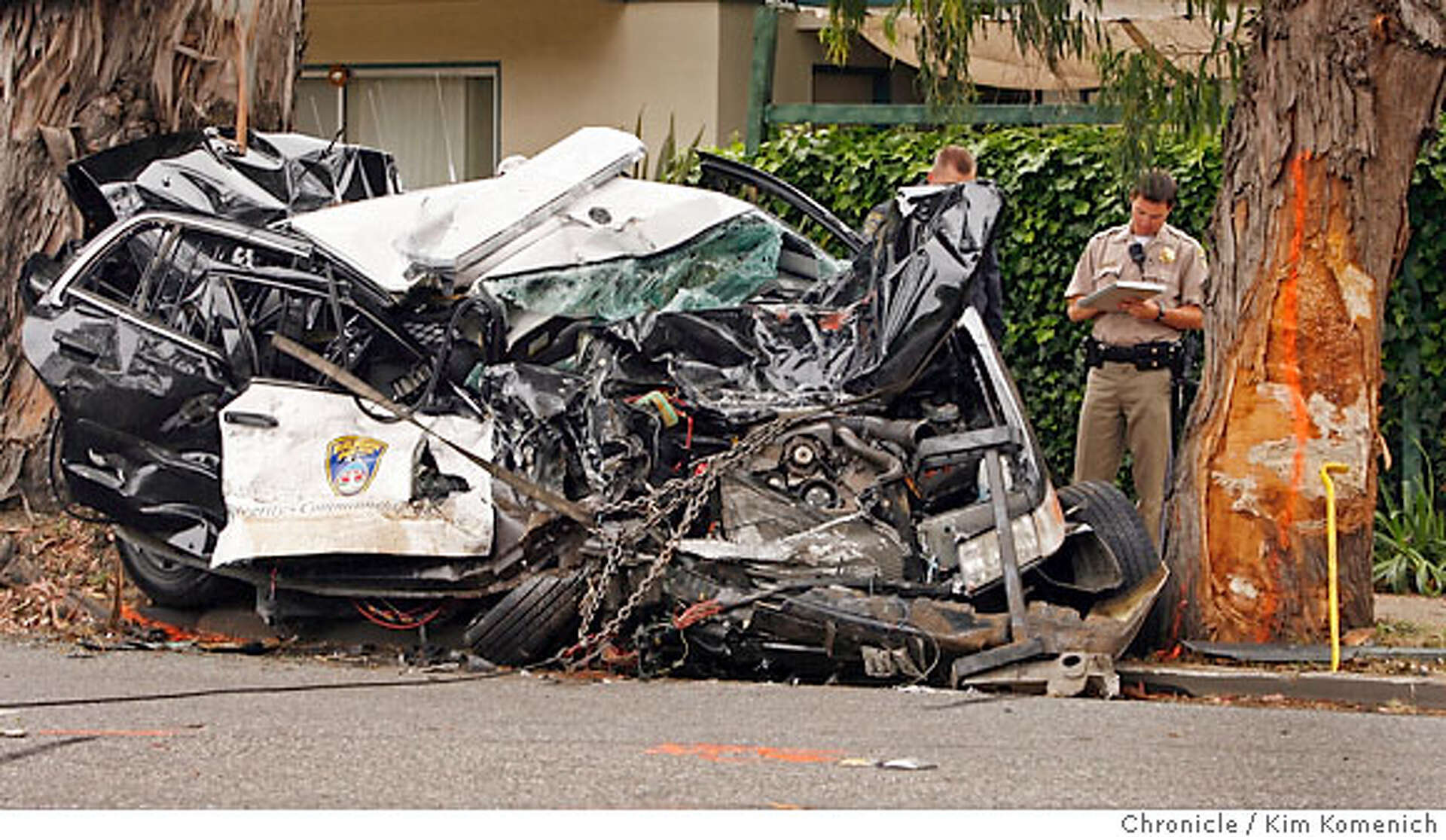 BURLINGAME / Police car, SamTrans bus crash on El Camino -- 11 hurt
