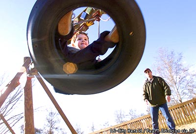 Day in Pictures, February 9, 2001