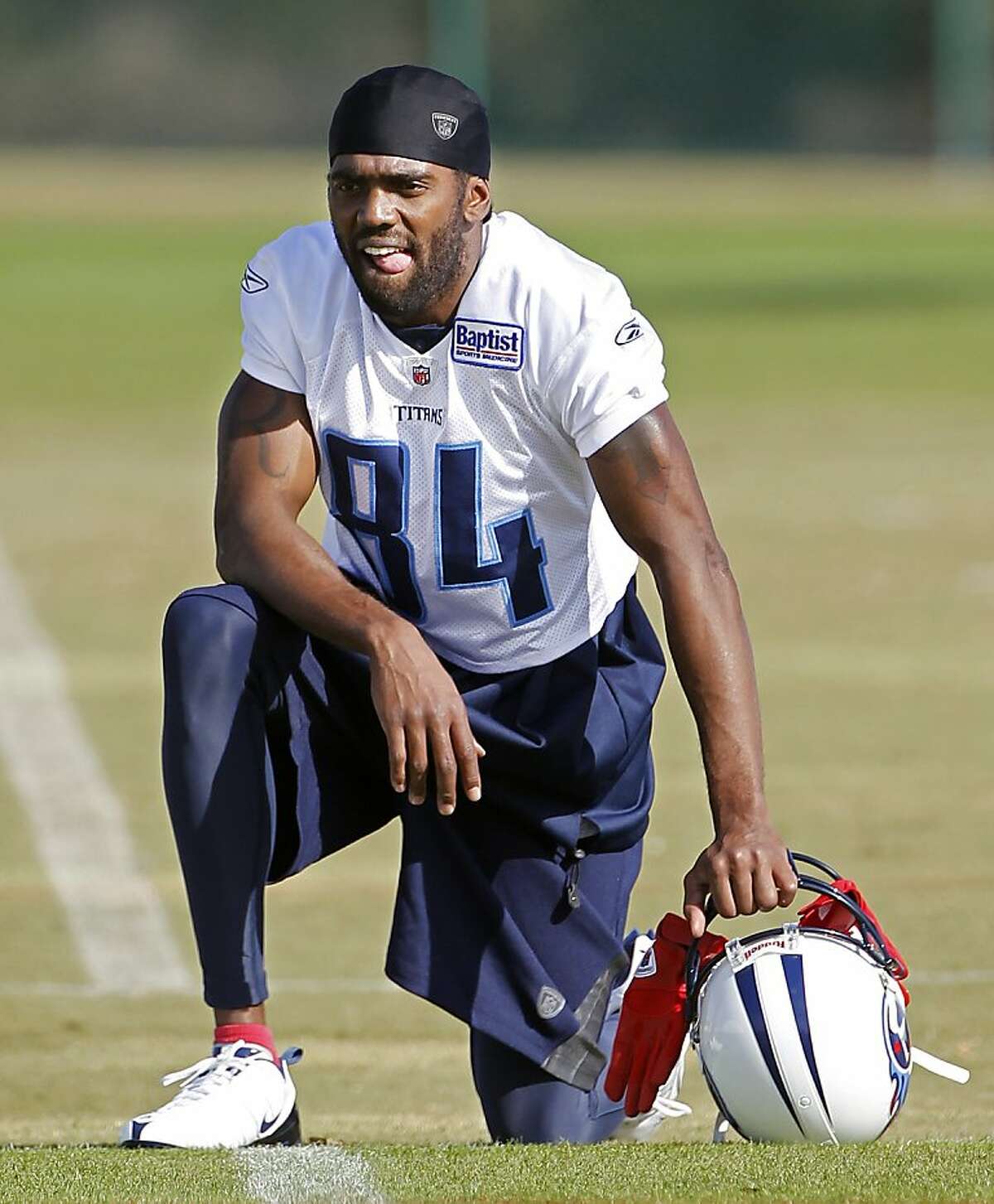 Ex-Raider Randy Moss says he wants to play again