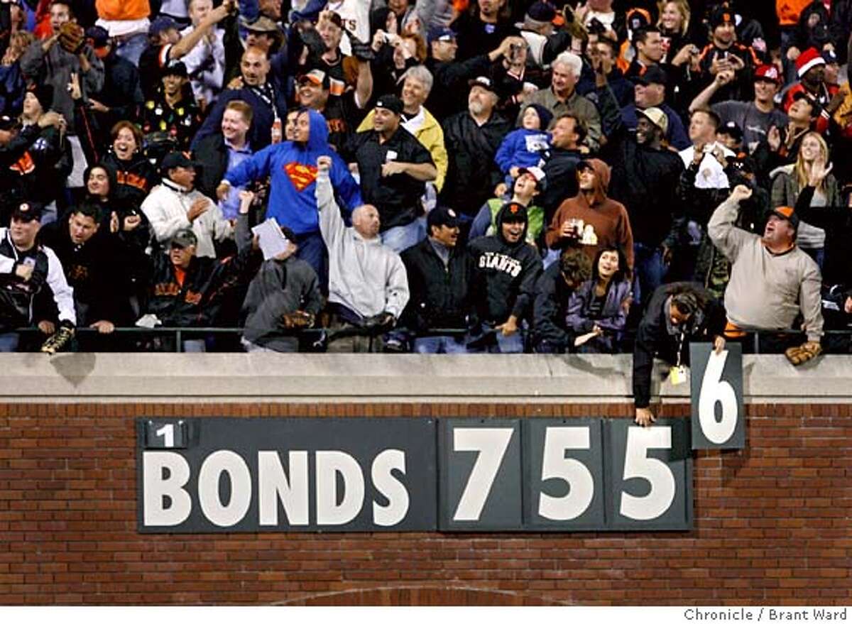 NEW KING OF SWING / Bonds' HR to center puts him at the top