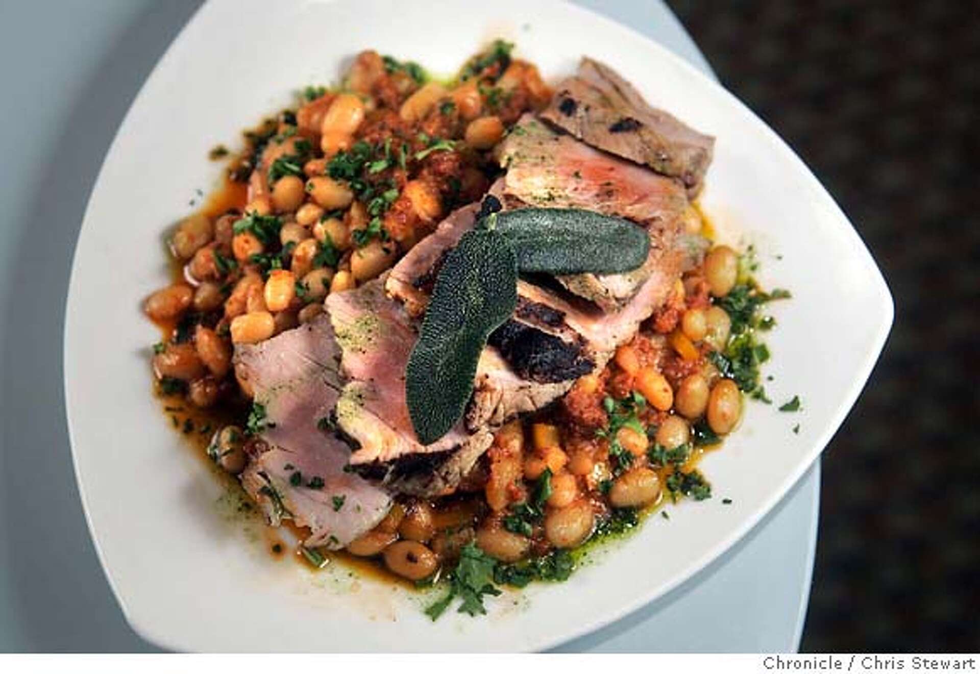 Medjool Thinks Big / Restaurant offers small plates in a grand urban ...