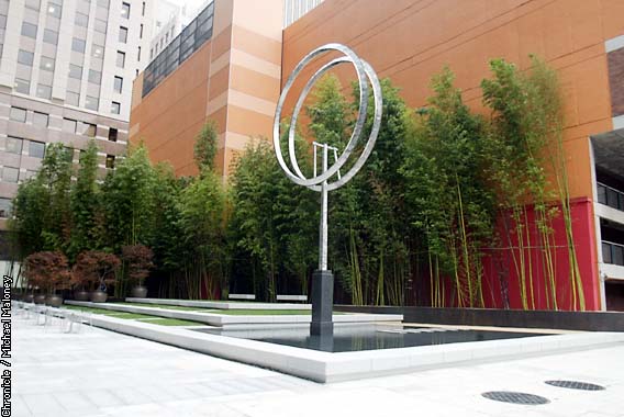 New minimalist tower breaks rules and wins / 560 Mission has surprising ...