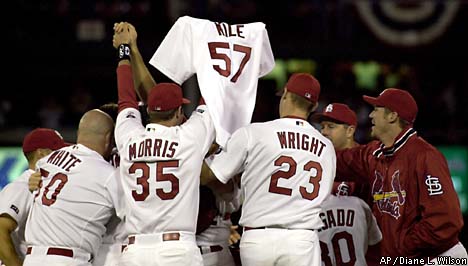 St. Louis bleeds Cardinal red / Fans packing stadium could sway series