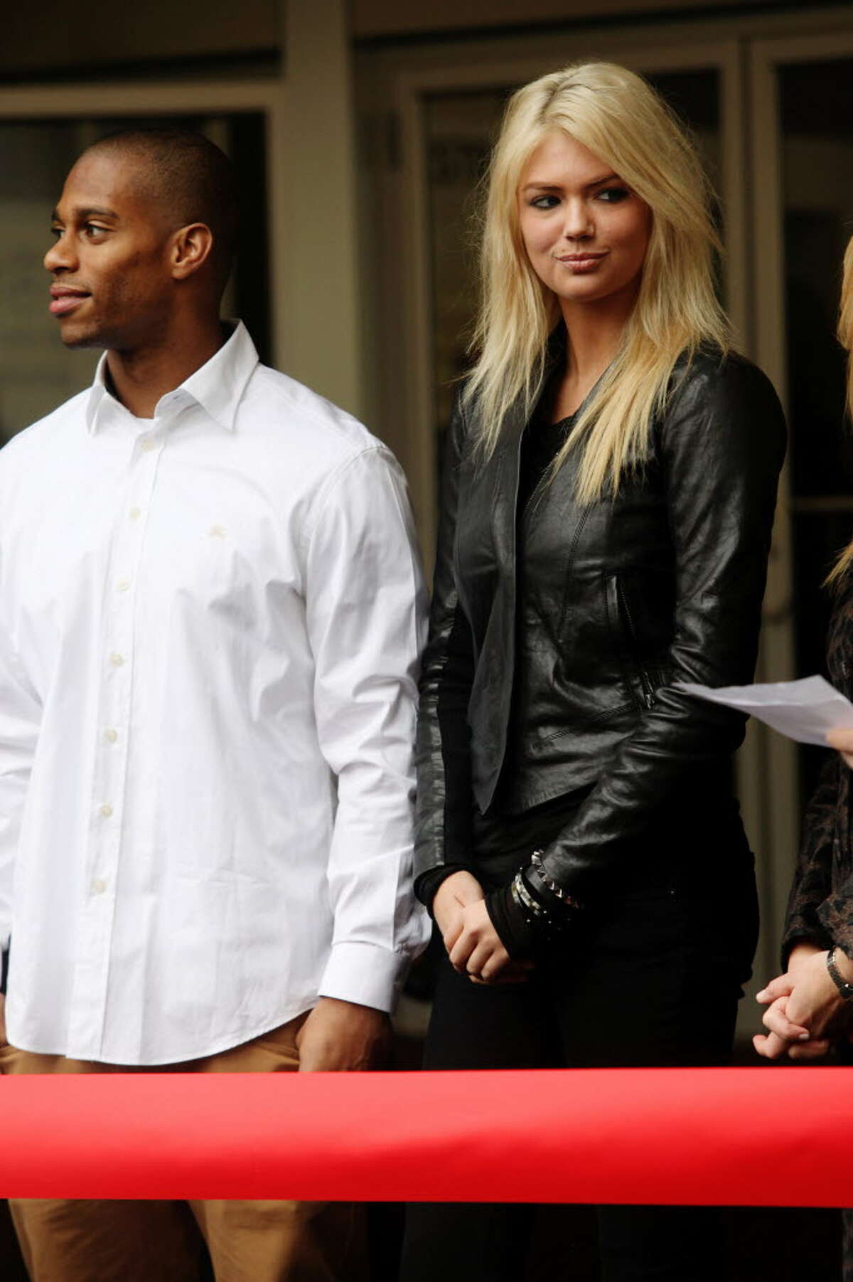 Can curvy beauty Kate Upton change modeling?