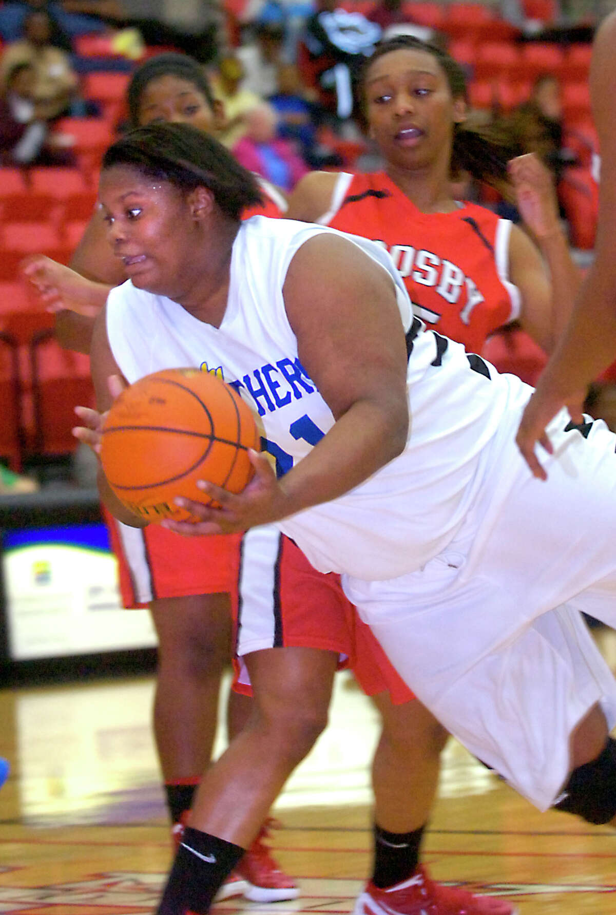 Ozen girls basketball player commits to Texas