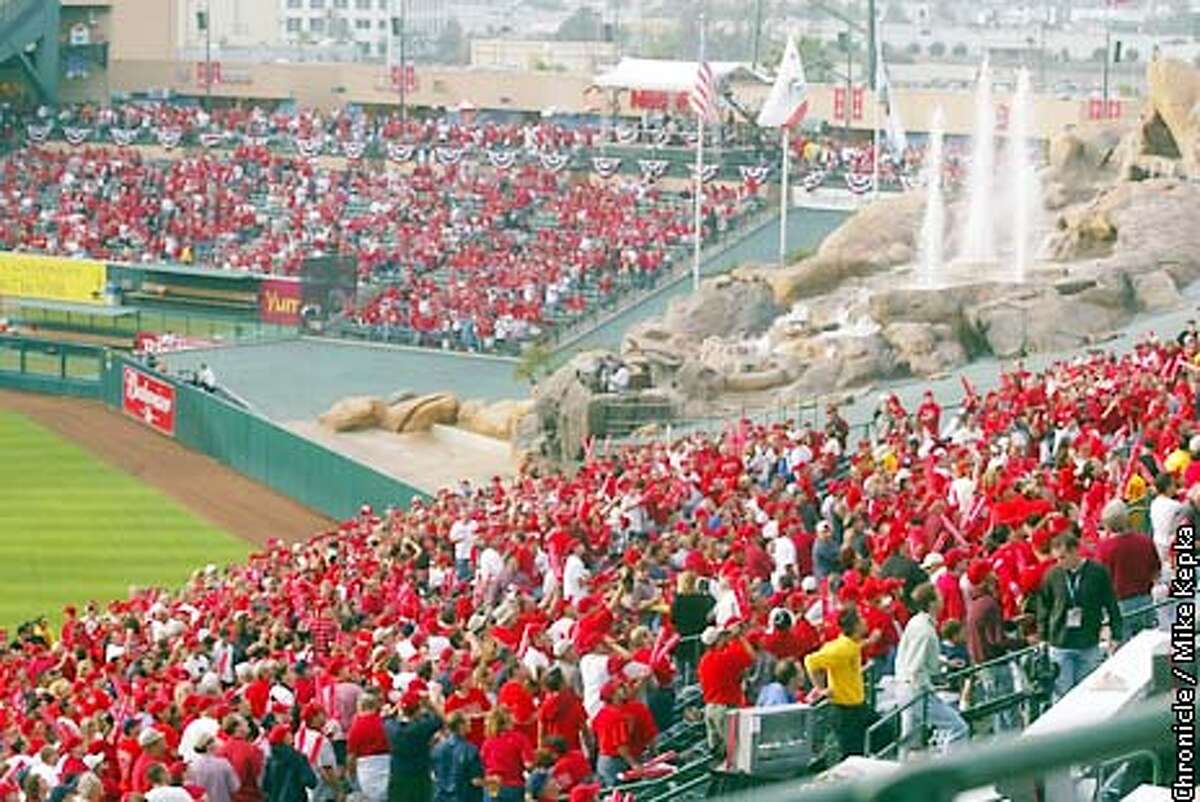 Edison Field tries too hard to have fun / Theme-park gimmicks get old fast