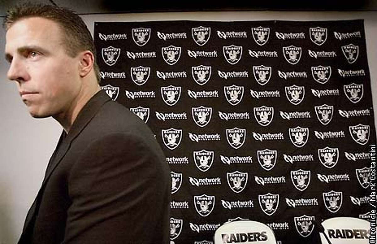 New defender brings a shot of bad attitude / Romanowski brings shot of ...