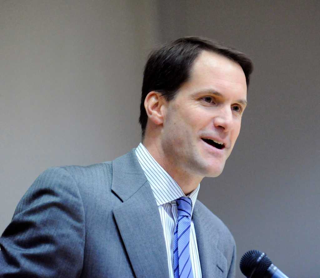 Himes has commanding fundraising lead