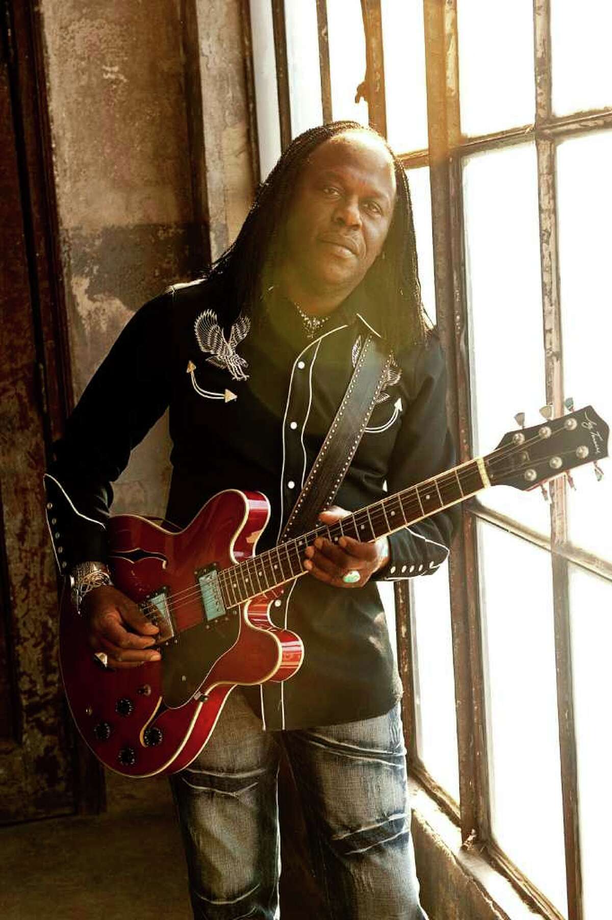 Bluesman Joe Louis Walker to perform in Fairfield