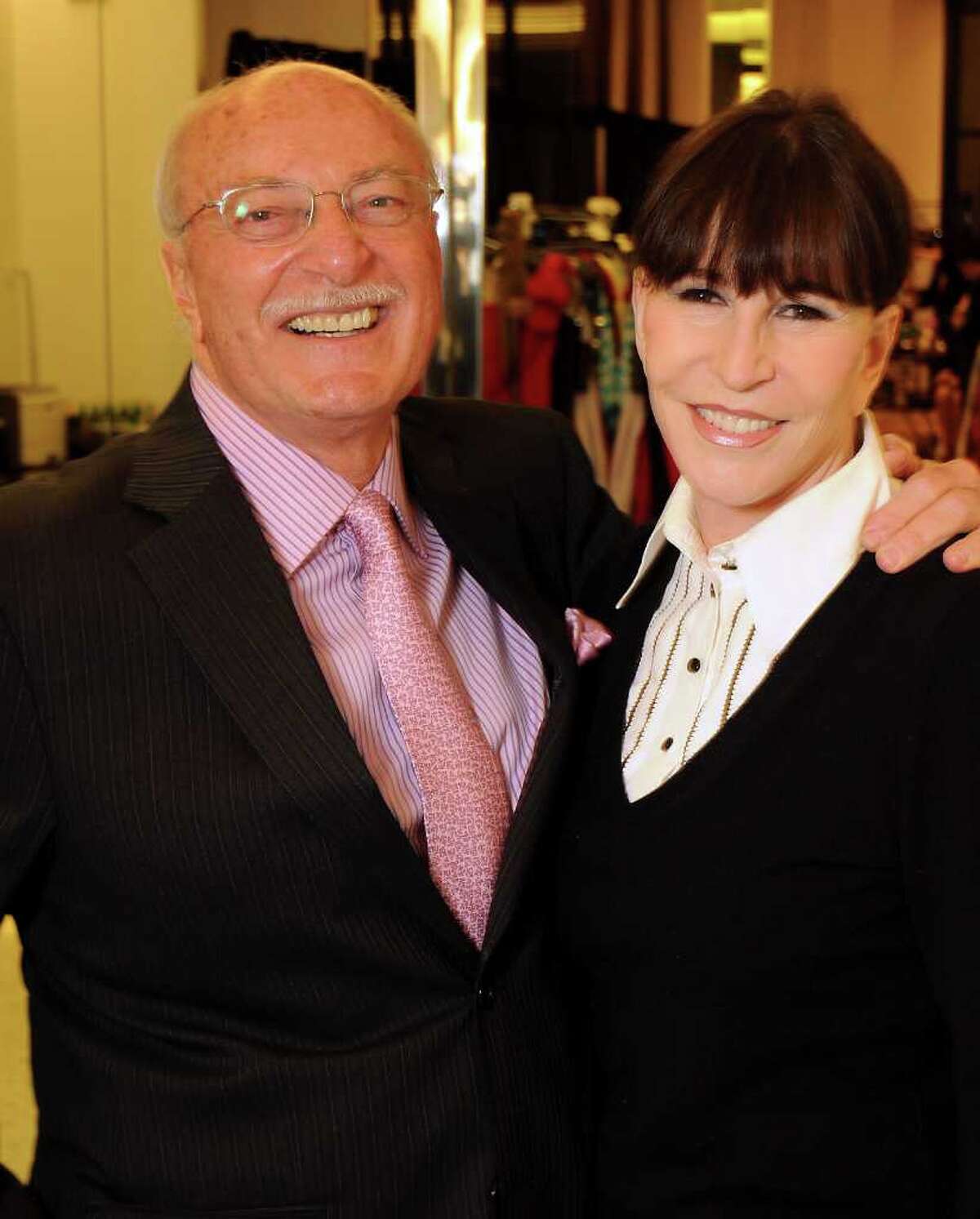 Couples rev up Tootsies runway for Art Car Parade