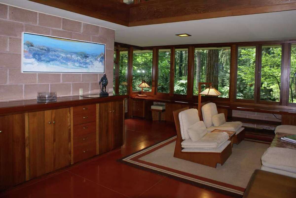 Tour a Frank Lloyd Wright house in Sammamish