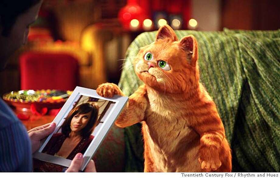 'Garfield' gang goes to England, forgets to pack plot or funny jokes ...