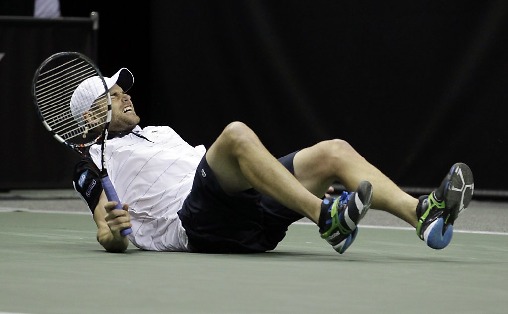 Roddick overcomes ankle injury at SAP Open