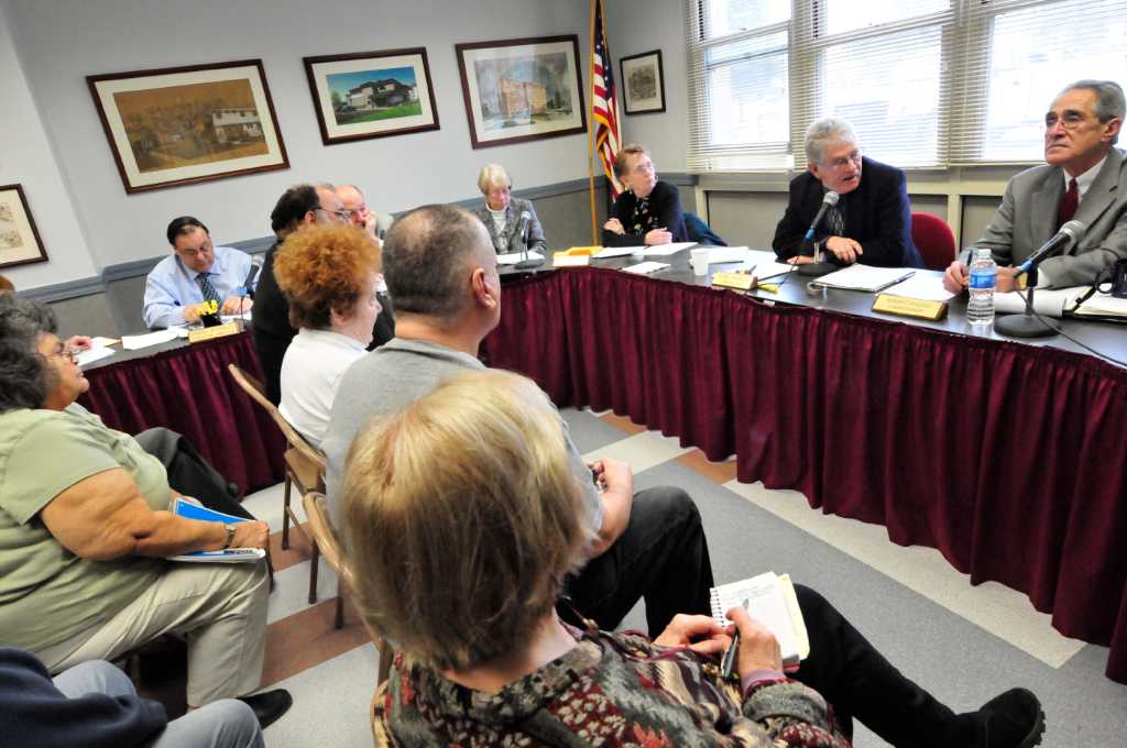 Iowa senator wants to look into Saratoga housing issues